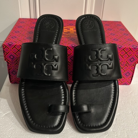 Tory Burch | Shoes | Tory Burch Toe Ring Black Leather Sandals | Poshmark